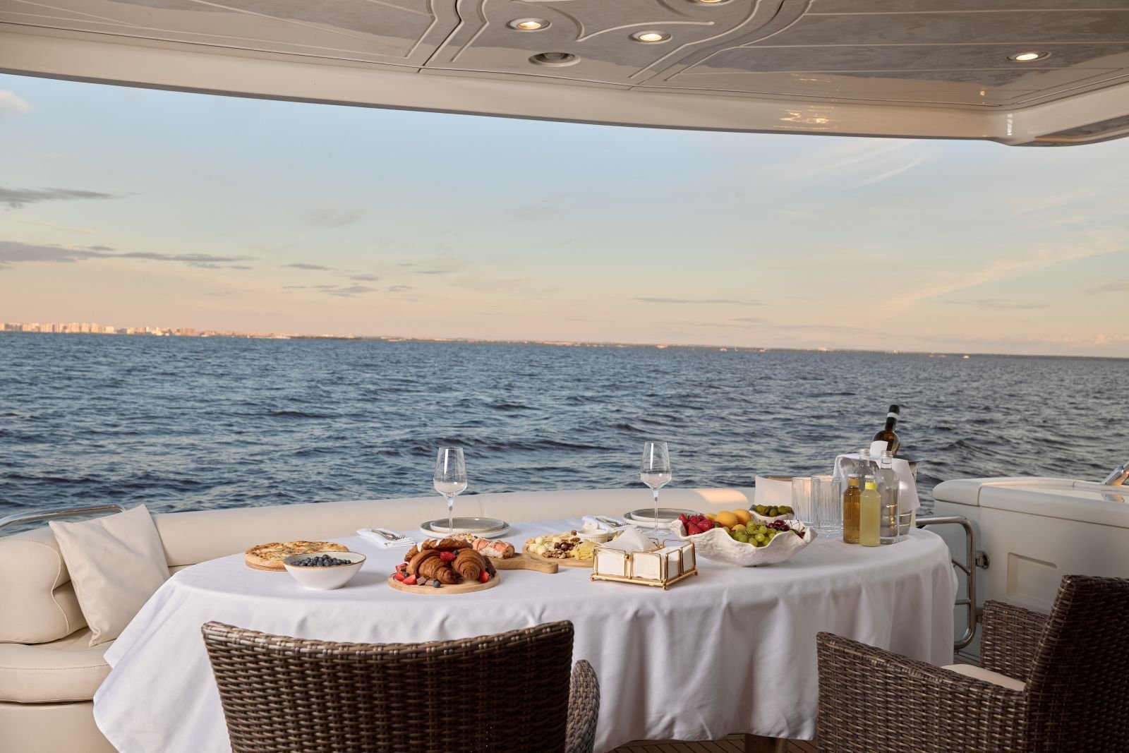 Yacht Dining at Yas Marina